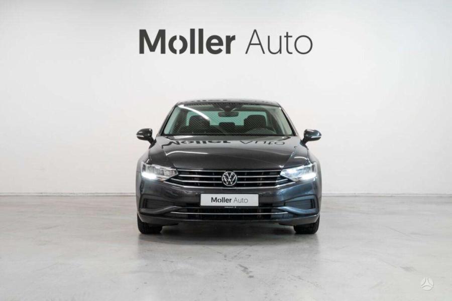 Black Volkswagen Passat 2021 in Vilnius, with an engine capacity of 1.50 L and mileage of 97 thousand km for 16600 €, photo 6 on AUTOMOTO.COM.LV