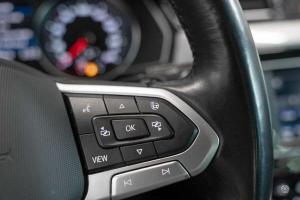 Black Volkswagen Passat 2021 in Vilnius, with an engine capacity of 1.50 L and mileage of 97 thousand km for 16600 €, photo 12 on AUTOMOTO.COM.LV