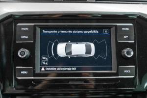 Black Volkswagen Passat 2021 in Vilnius, with an engine capacity of 1.50 L and mileage of 97 thousand km for 16600 €, photo 13 on AUTOMOTO.COM.LV