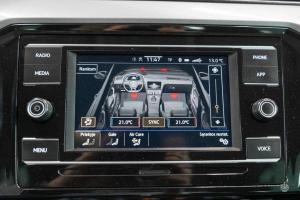 Black Volkswagen Passat 2021 in Vilnius, with an engine capacity of 1.50 L and mileage of 97 thousand km for 16600 €, photo 16 on AUTOMOTO.COM.LV