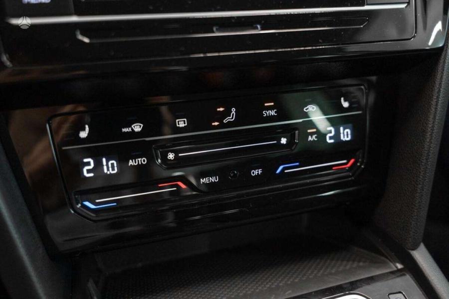 Black Volkswagen Passat 2021 in Vilnius, with an engine capacity of 1.50 L and mileage of 97 thousand km for 16600 €, photo 17 on AUTOMOTO.COM.LV