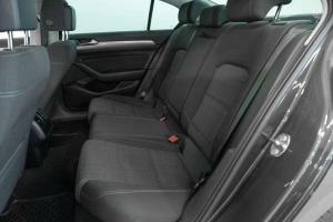 Black Volkswagen Passat 2021 in Vilnius, with an engine capacity of 1.50 L and mileage of 97 thousand km for 16600 €, photo 19 on AUTOMOTO.COM.LV