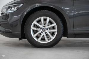 Black Volkswagen Passat 2021 in Vilnius, with an engine capacity of 1.50 L and mileage of 97 thousand km for 16600 €, photo 23 on AUTOMOTO.COM.LV