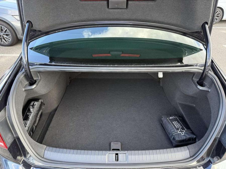 Melns Volkswagen Passat 2021 Viļņa, ar dzinēja tilpumu 1.50 L un nobraukumu 184 tūkst. km par 14500 €, foto 17 vietnē AUTOMOTO.COM.LV