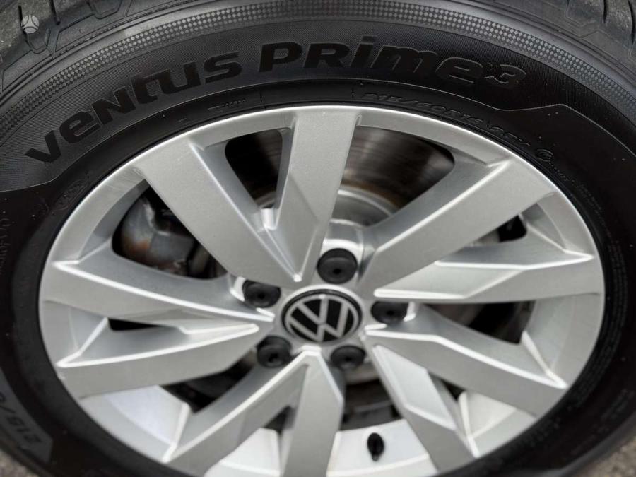 Black Volkswagen Passat 2021 in Vilnius, with an engine capacity of 1.50 L and mileage of 184 thousand km for 13499 €, photo 28 on AUTOMOTO.COM.LV