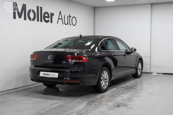 Black Volkswagen Passat 2022 in Vilnius, with an engine capacity of 1.50 L and mileage of 58 thousand km for 19900 €, photo 3 on AUTOMOTO.COM.LV
