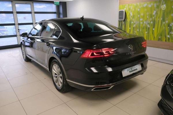 Melns Volkswagen Passat 2022 Viļņa, ar dzinēja tilpumu 1.50 L un nobraukumu 126 tūkst. km par 20200 €, foto 4 vietnē AUTOMOTO.COM.LV