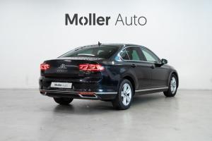 Black Volkswagen Passat 2022 in Vilnius, with an engine capacity of 2.00 L and mileage of 128 thousand km for 23500 €, photo 4 on AUTOMOTO.COM.LV