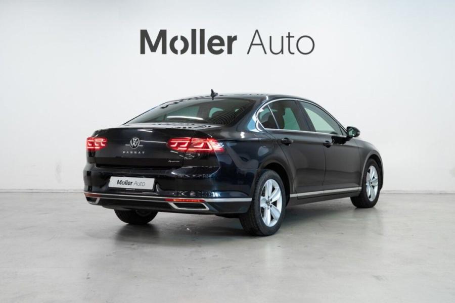 Black Volkswagen Passat 2022 in Vilnius, with an engine capacity of 2.00 L and mileage of 128 thousand km for 23500 €, photo 4 on AUTOMOTO.COM.LV