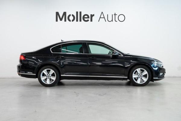 Melns Volkswagen Passat 2022 Viļņa, ar dzinēja tilpumu 2.00 L un nobraukumu 128 tūkst. km par 23500 €, foto 4 vietnē AUTOMOTO.COM.LV