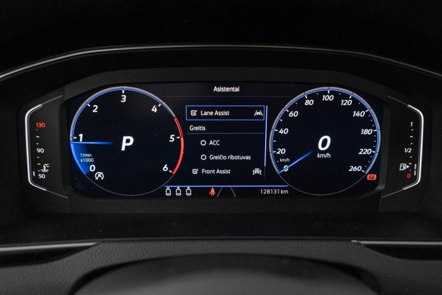 Black Volkswagen Passat 2022 in Vilnius, with an engine capacity of 2.00 L and mileage of 128 thousand km for 23500 €, photo 12 on AUTOMOTO.COM.LV