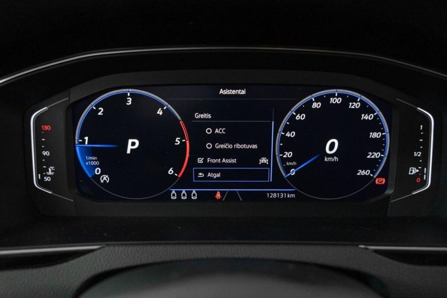 Black Volkswagen Passat 2022 in Vilnius, with an engine capacity of 2.00 L and mileage of 128 thousand km for 23500 €, photo 13 on AUTOMOTO.COM.LV