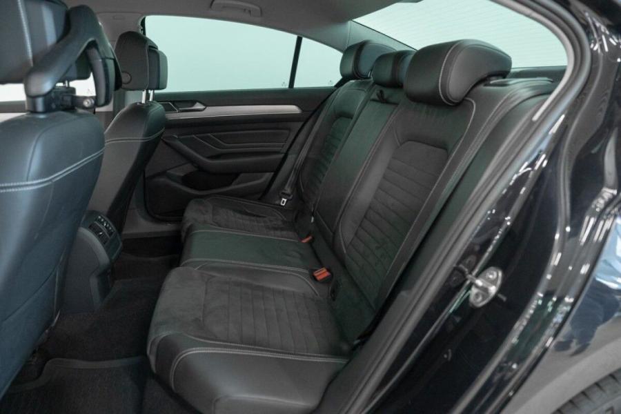 Black Volkswagen Passat 2022 in Vilnius, with an engine capacity of 2.00 L and mileage of 128 thousand km for 23500 €, photo 21 on AUTOMOTO.COM.LV