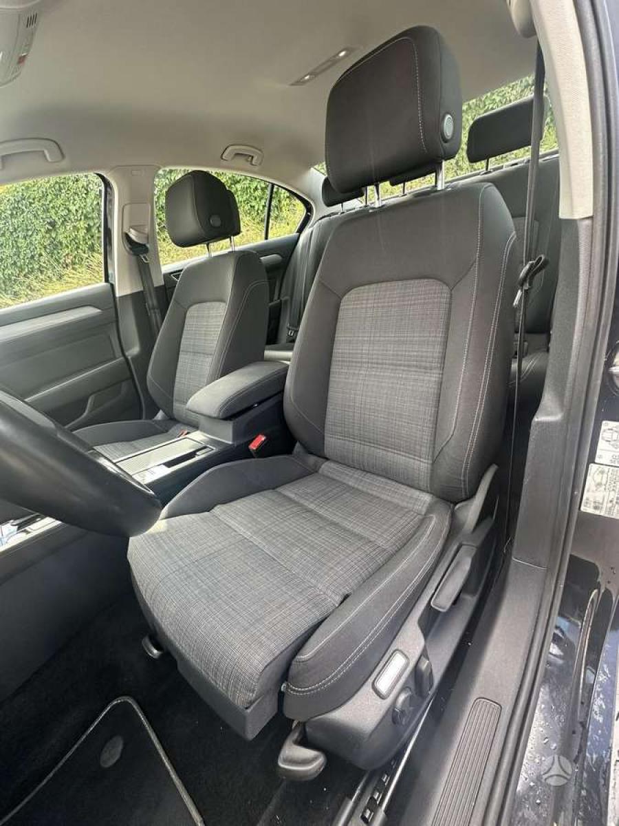 Black Volkswagen Passat 2022 in Vilnius, with an engine capacity of 1.50 L and mileage of 63 thousand km for 19900 €, photo 7 on AUTOMOTO.COM.LV