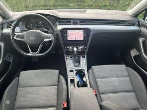 Black Volkswagen Passat 2022 in Vilnius, with an engine capacity of 1.50 L and mileage of 63 thousand km for 19900 €, photo 13 on AUTOMOTO.COM.LV