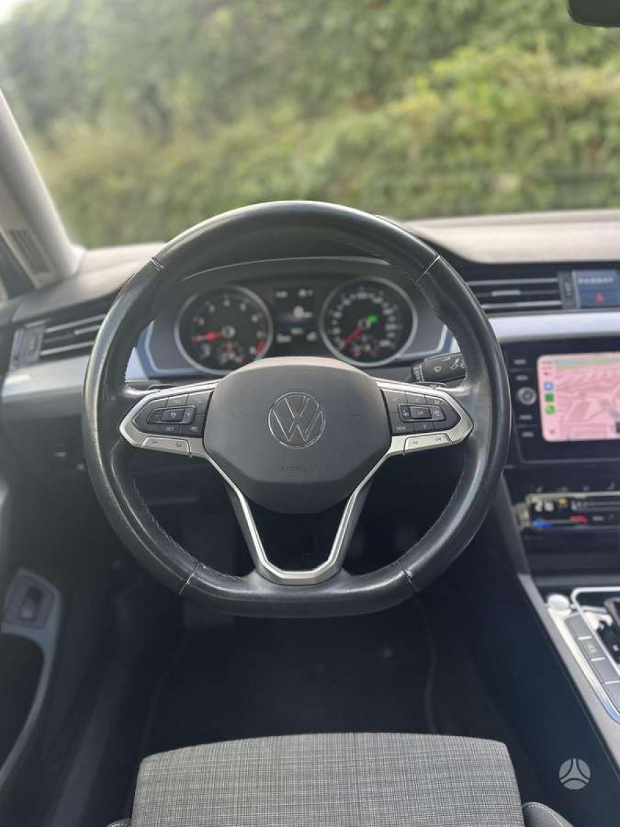 Black Volkswagen Passat 2022 in Vilnius, with an engine capacity of 1.50 L and mileage of 63 thousand km for 19900 €, photo 14 on AUTOMOTO.COM.LV