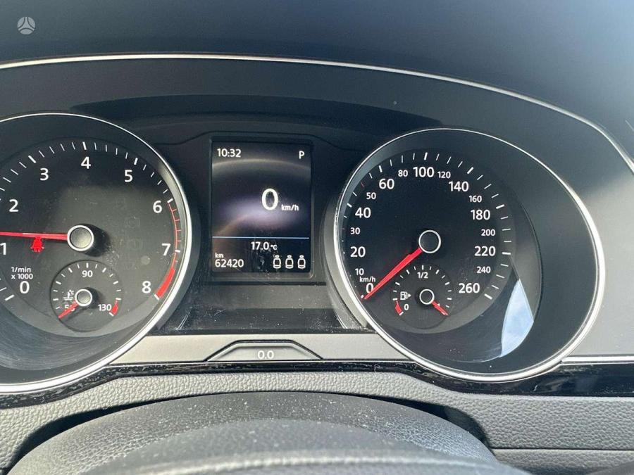 Black Volkswagen Passat 2022 in Vilnius, with an engine capacity of 1.50 L and mileage of 63 thousand km for 19900 €, photo 15 on AUTOMOTO.COM.LV
