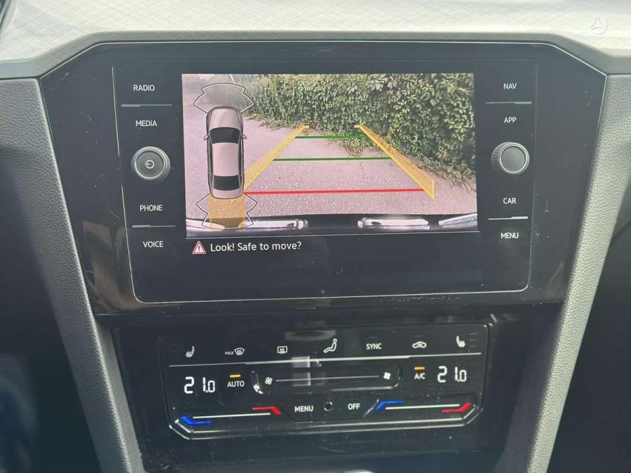 Black Volkswagen Passat 2022 in Vilnius, with an engine capacity of 1.50 L and mileage of 63 thousand km for 19900 €, photo 16 on AUTOMOTO.COM.LV