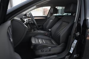 Black Volkswagen Passat 2023 in Jelgava, with an engine capacity of 2.00 L and mileage of 164 thousand km for 21350 €, photo 8 on AUTOMOTO.COM.LV