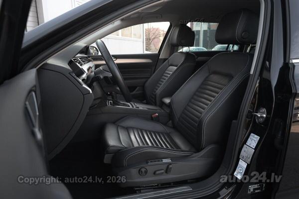 Black Volkswagen Passat 2023 in Jelgava, with an engine capacity of 2.00 L and mileage of 164 thousand km for 21880 €, photo 7 on AUTOMOTO.COM.LV
