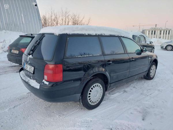 Melns Volkswagen Passat 1997 Klaipėda, ar dzinēja tilpumu 1.60 L un nobraukumu 295 tūkst. km par 1000 €, foto 2 vietnē AUTOMOTO.COM.LV