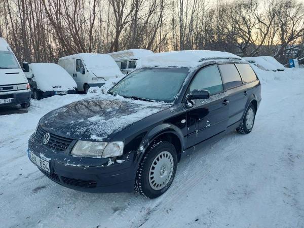 Melns Volkswagen Passat 1997 Klaipėda, ar dzinēja tilpumu 1.60 L un nobraukumu 295 tūkst. km par 1000 €, foto 5 vietnē AUTOMOTO.COM.LV