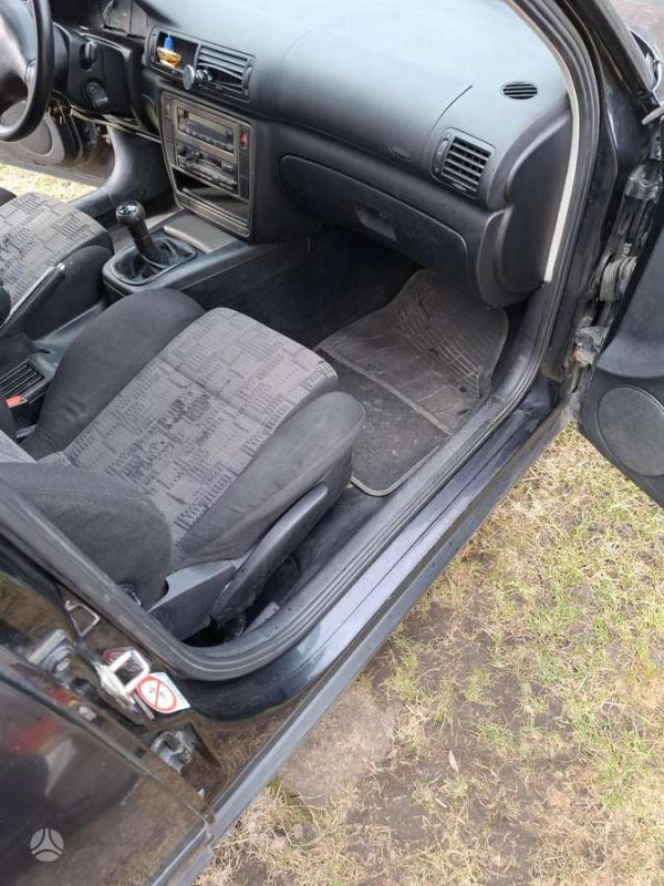Black Volkswagen Passat 1997 in Klaipeda, with an engine capacity of 1.90 L and mileage of 350 thousand km for 500 €, photo 9 on AUTOMOTO.COM.LV