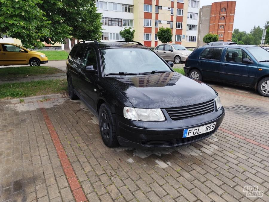 Черный Фольксваген Пассат 1998 в Висагинас, объемом двигателя 1.90 л и пробегом 430 тыс. км за 1300 €, фото 1 на AUTOMOTO.COM.LV