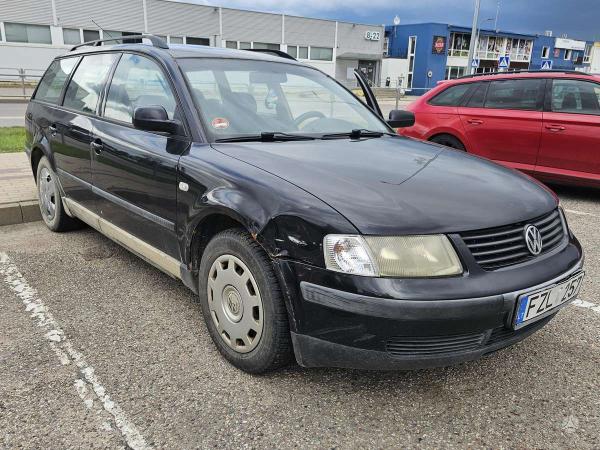 Melns Volkswagen Passat 1998 Utena, ar dzinēja tilpumu 1.90 L un nobraukumu 353 tūkst. km par 300 €, foto 2 vietnē AUTOMOTO.COM.LV