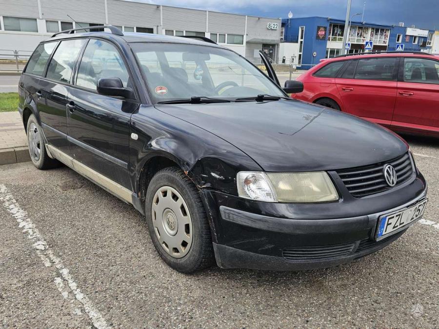 Melns Volkswagen Passat 1998 Utena, ar dzinēja tilpumu 1.90 L un nobraukumu 353 tūkst. km par 300 €, foto 3 vietnē AUTOMOTO.COM.LV