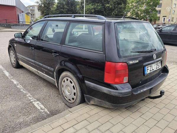 Melns Volkswagen Passat 1998 Utena, ar dzinēja tilpumu 1.90 L un nobraukumu 353 tūkst. km par 300 €, foto 3 vietnē AUTOMOTO.COM.LV