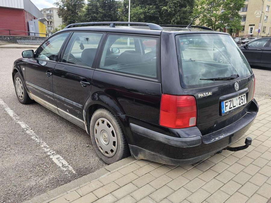 Melns Volkswagen Passat 1998 Utena, ar dzinēja tilpumu 1.90 L un nobraukumu 353 tūkst. km par 300 €, foto 4 vietnē AUTOMOTO.COM.LV