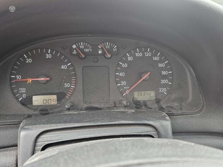 Melns Volkswagen Passat 1998 Utena, ar dzinēja tilpumu 1.90 L un nobraukumu 353 tūkst. km par 300 €, foto 14 vietnē AUTOMOTO.COM.LV