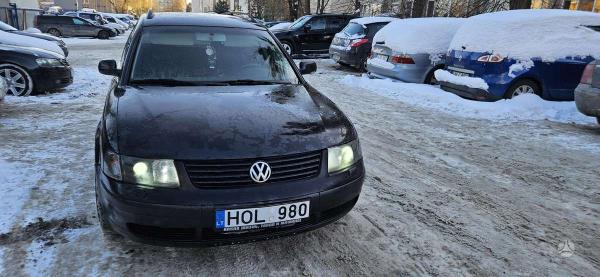 Melns Volkswagen Passat 2000 Kauņa, ar dzinēja tilpumu 1.80 L un nobraukumu 27 tūkst. km par 1500 €, foto 1 vietnē AUTOMOTO.COM.LV
