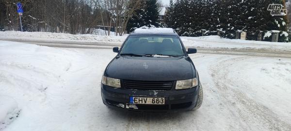 Melns Volkswagen Passat 2000 Viļņa, ar dzinēja tilpumu 1.90 L un nobraukumu 350 tūkst. km par 1190 €, foto 2 vietnē AUTOMOTO.COM.LV