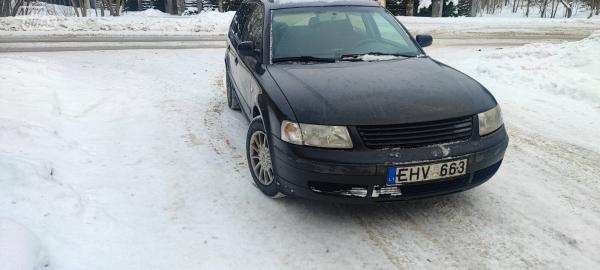 Melns Volkswagen Passat 2000 Viļņa, ar dzinēja tilpumu 1.90 L un nobraukumu 350 tūkst. km par 1190 €, foto 4 vietnē AUTOMOTO.COM.LV