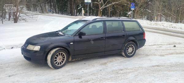 Melns Volkswagen Passat 2000 Viļņa, ar dzinēja tilpumu 1.90 L un nobraukumu 350 tūkst. km par 1190 €, foto 5 vietnē AUTOMOTO.COM.LV