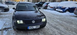 Melns Volkswagen Passat 2000 Kauņa, ar dzinēja tilpumu 1.80 L un nobraukumu 280 tūkst. km par 1350 €, foto  vietnē AUTOMOTO.COM.LV