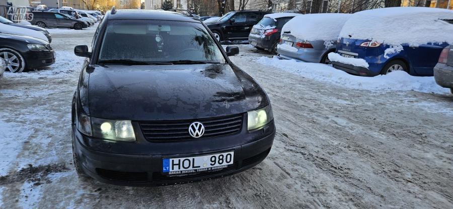 Melns Volkswagen Passat 2000 Kauņa, ar dzinēja tilpumu 1.80 L un nobraukumu 280 tūkst. km par 1350 €, foto 1 vietnē AUTOMOTO.COM.LV