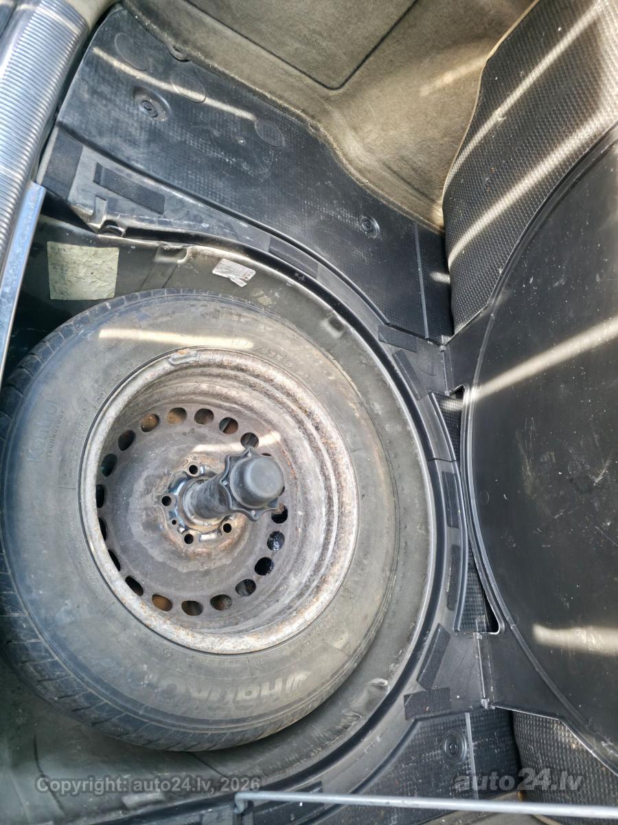 Melns Volkswagen Passat 2000 Elva, ar dzinēja tilpumu 1.90 L un nobraukumu 441 tūkst. km par 1699 €, foto 24 vietnē AUTOMOTO.COM.LV