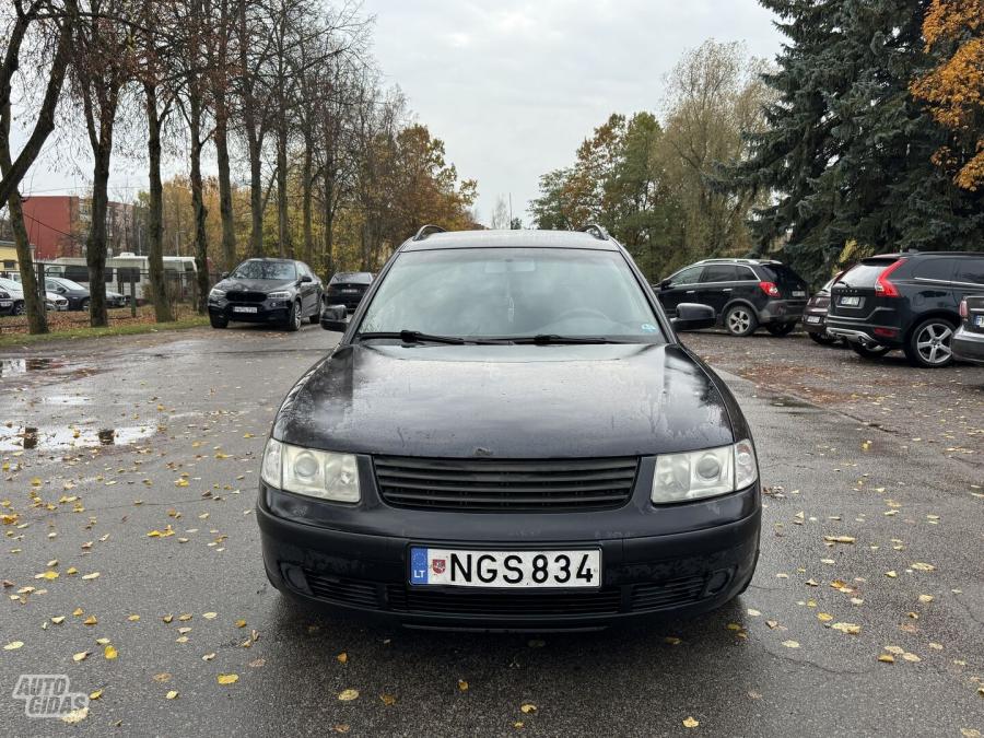Melns Volkswagen Passat 2000 Panevēža, ar dzinēja tilpumu 1.90 L un nobraukumu 365 tūkst. km par 750 €, foto 3 vietnē AUTOMOTO.COM.LV