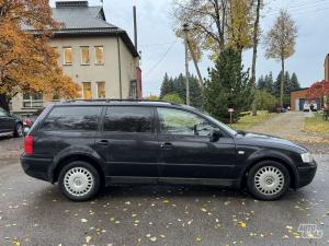 Melns Volkswagen Passat 2000 Panevēža, ar dzinēja tilpumu 1.90 L un nobraukumu 365 tūkst. km par 750 €, foto 5 vietnē AUTOMOTO.COM.LV