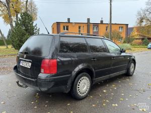 Melns Volkswagen Passat 2000 Panevēža, ar dzinēja tilpumu 1.90 L un nobraukumu 365 tūkst. km par 750 €, foto 7 vietnē AUTOMOTO.COM.LV