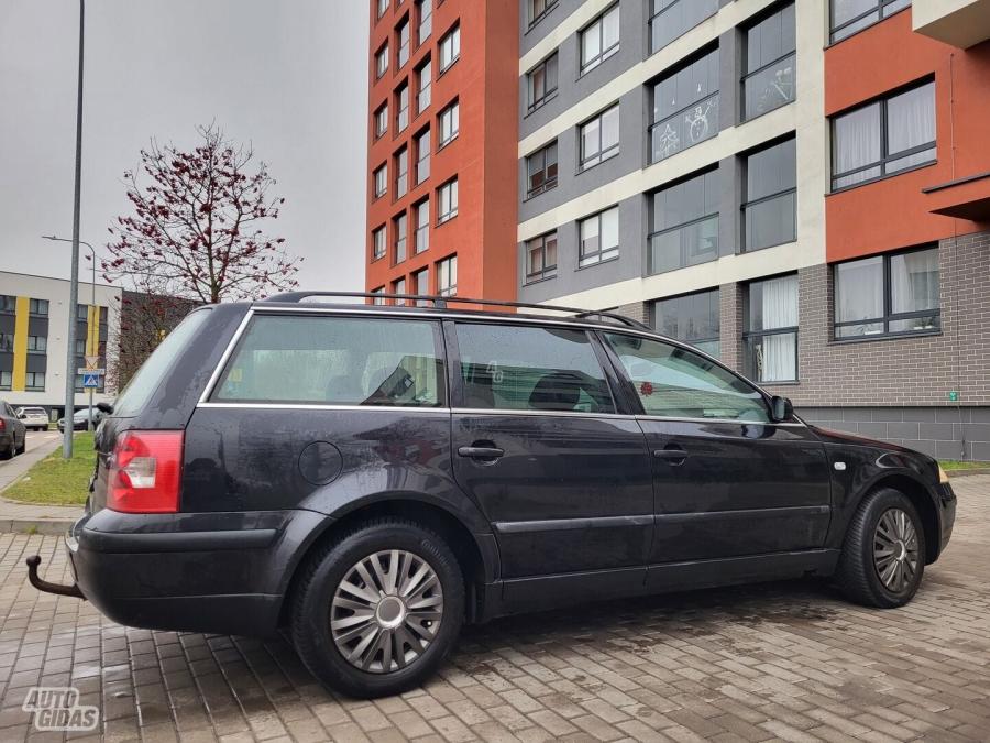 Black Volkswagen Passat 2001 in Vilnius, with an engine capacity of 1.90 L and mileage of 400 thousand km for 1150 €, photo 3 on AUTOMOTO.COM.LV