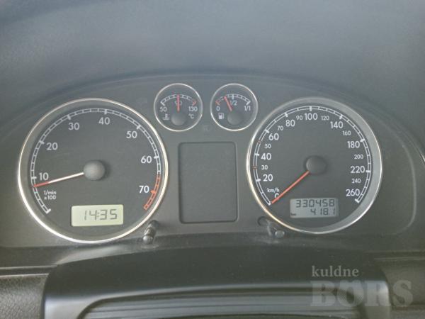 Melns Volkswagen Passat 2001 Tallina, ar dzinēja tilpumu 1.80 L un nobraukumu 330 tūkst. km par 1990 €, foto 11 vietnē AUTOMOTO.COM.LV