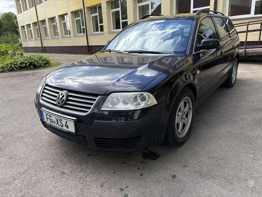 Black Volkswagen Passat 2001 in Vilnius, with an engine capacity of 1.90 L and mileage of 290 thousand km for 2500 €, photo 3 on AUTOMOTO.COM.LV