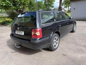 Black Volkswagen Passat 2001 in Vilnius, with an engine capacity of 1.90 L and mileage of 290 thousand km for 2500 €, photo 4 on AUTOMOTO.COM.LV