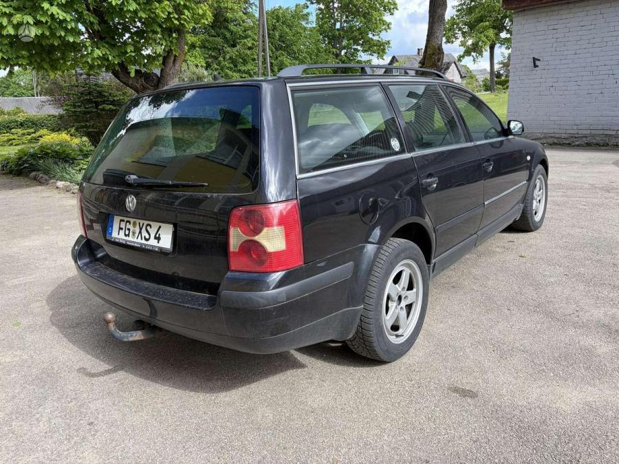 Black Volkswagen Passat 2001 in Vilnius, with an engine capacity of 1.90 L and mileage of 290 thousand km for 2500 €, photo 4 on AUTOMOTO.COM.LV