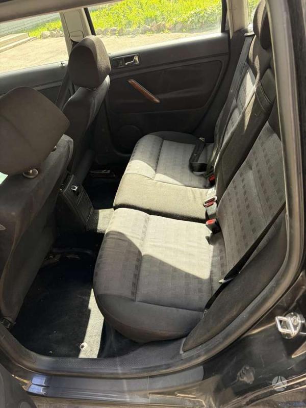 Black Volkswagen Passat 2001 in Vilnius, with an engine capacity of 1.90 L and mileage of 290 thousand km for 2500 €, photo 5 on AUTOMOTO.COM.LV