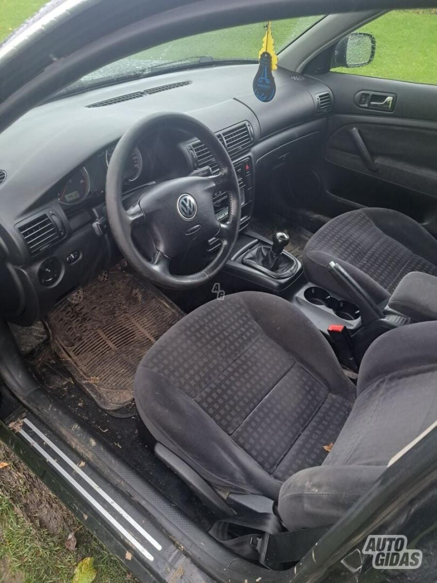 Melns Volkswagen Passat 2001 Skuodas, ar dzinēja tilpumu 1.90 L un nobraukumu 338 tūkst. km par 750 €, foto 4 vietnē AUTOMOTO.COM.LV